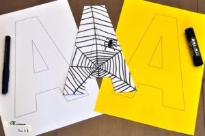 A comme... Abeille et Araignée {Abécédaire Créatif} - Maman Sur Le Fil