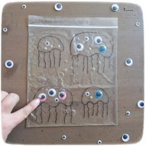 Remets les yeux aux méduses {Activité} - Maman Sur Le Fil