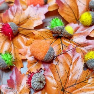 Glands colorés avec des pompons {Activité} - Maman Sur Le Fil