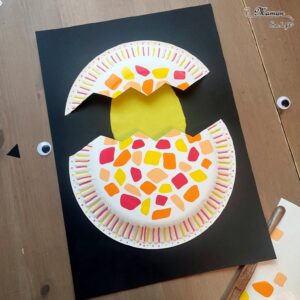 Poussin en pâte à modeler dans son oeuf {Activité} - Maman Sur Le Fil
