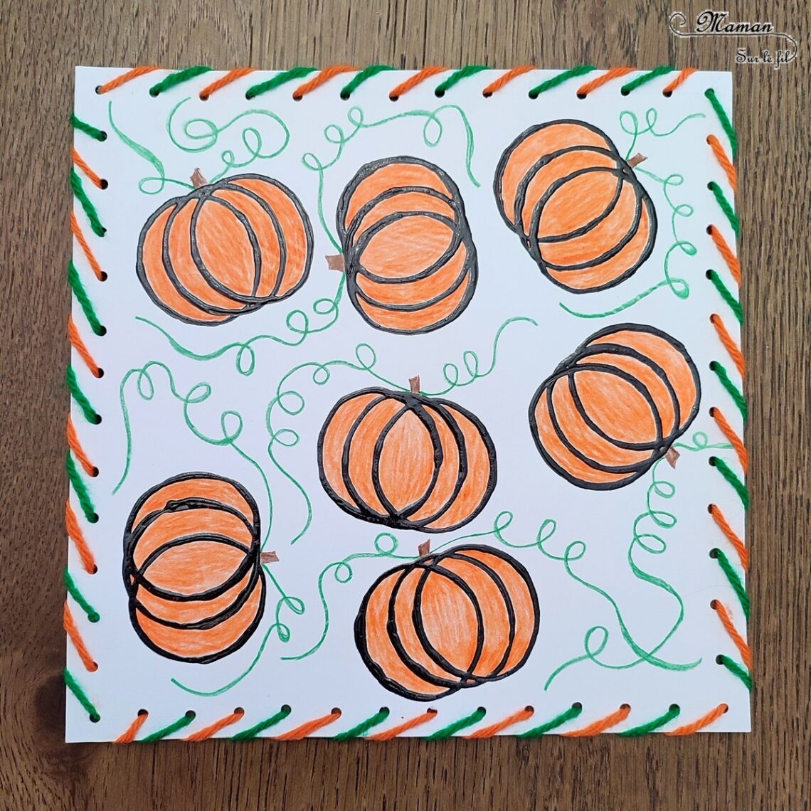 Citrouilles avec des empreintes de rouleaux de papier toilette ...