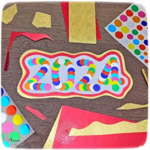 Carte Bonne année 2024 en gommettes {Activité} - Maman Sur Le Fil