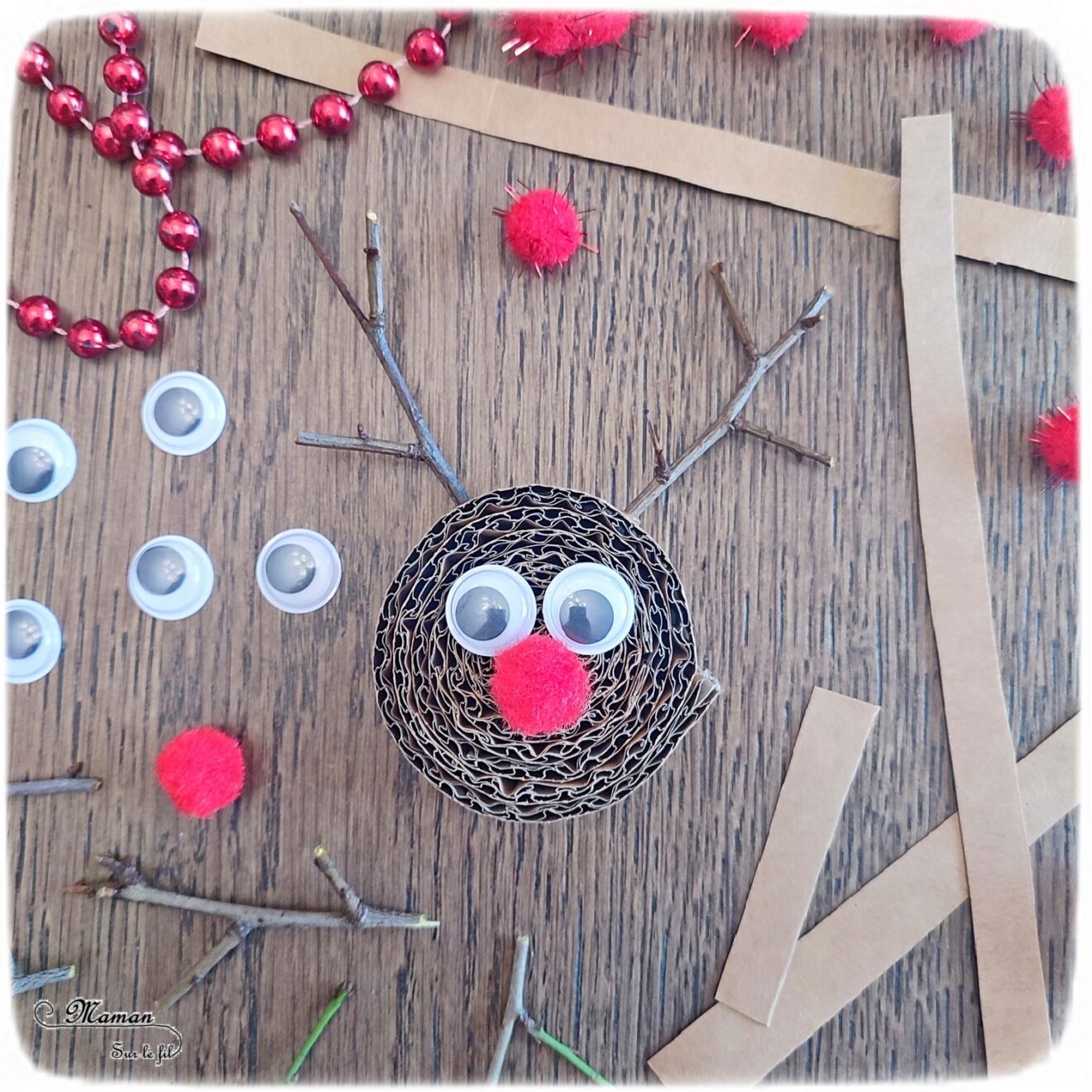 Rennes de Noël en carton enroulé {Activité} - Maman Sur Le Fil