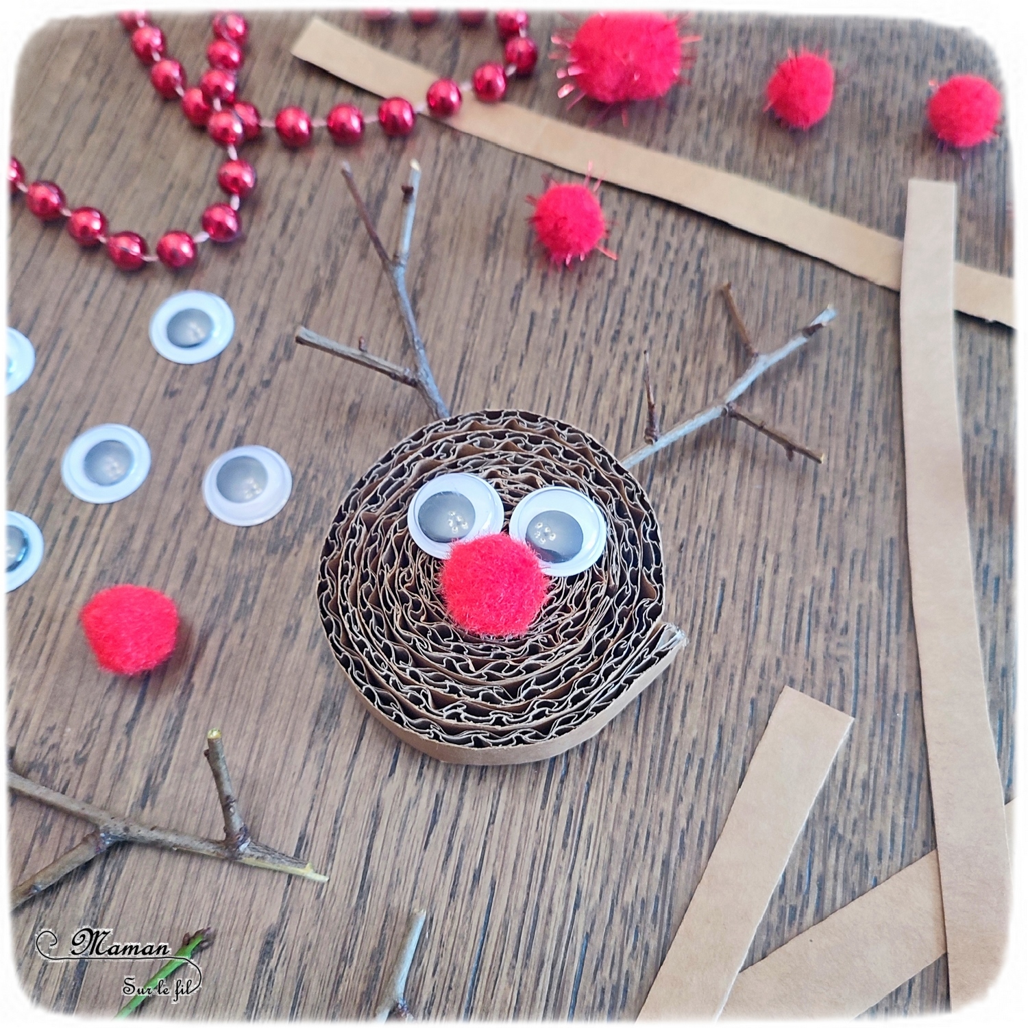 Rennes de Noël en carton enroulé {Activité} - Maman Sur Le Fil