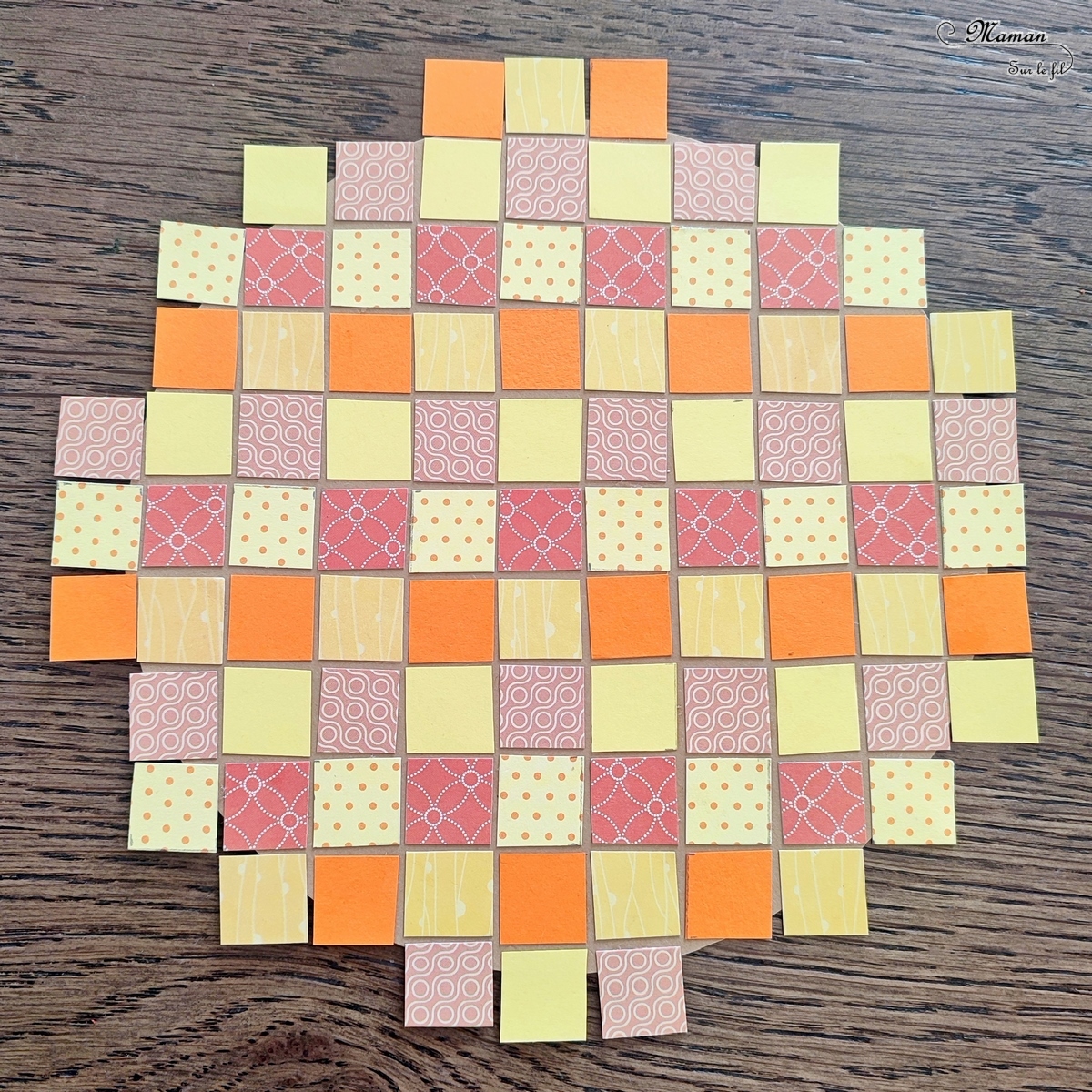 Mignonne galette en mosaïque de papiers {Activité} - Maman Sur Le Fil
