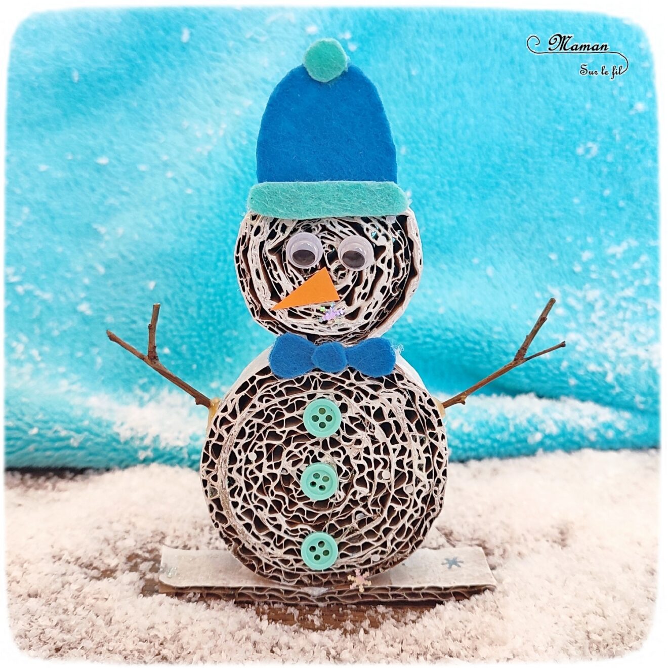 Bonhomme de neige en carton enroulé {Activité} - Maman Sur Le Fil