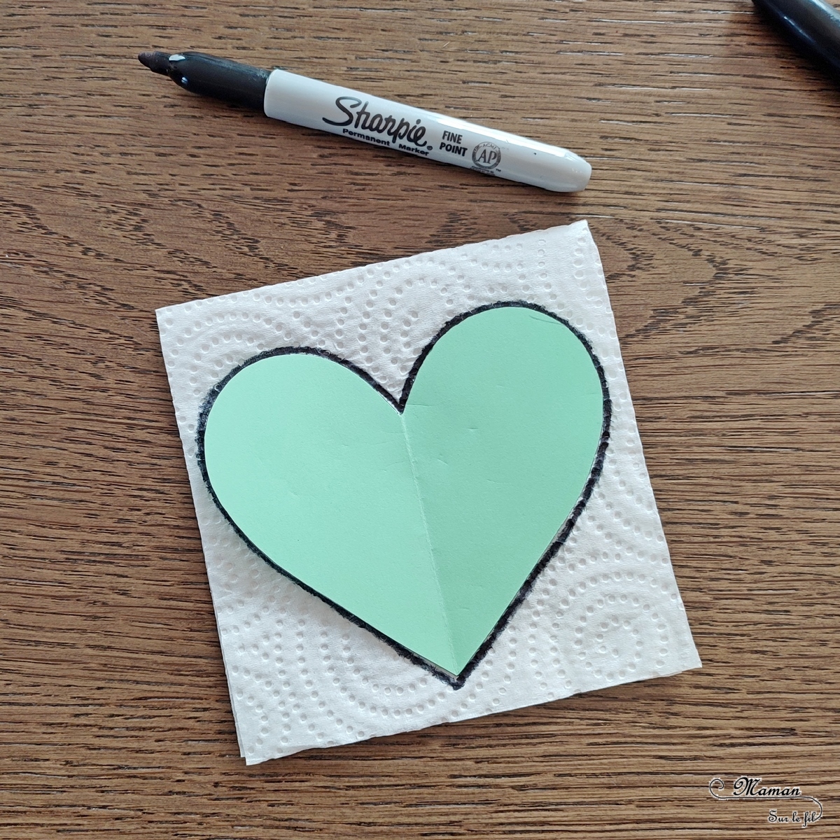 Coeurs magiques avec de l'essuie-tout {Activité} - Maman Sur Le Fil