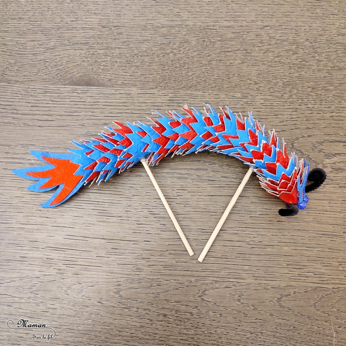 Dragon chinois articulé en boîtes à œufs {Activité} - Maman Sur Le Fil