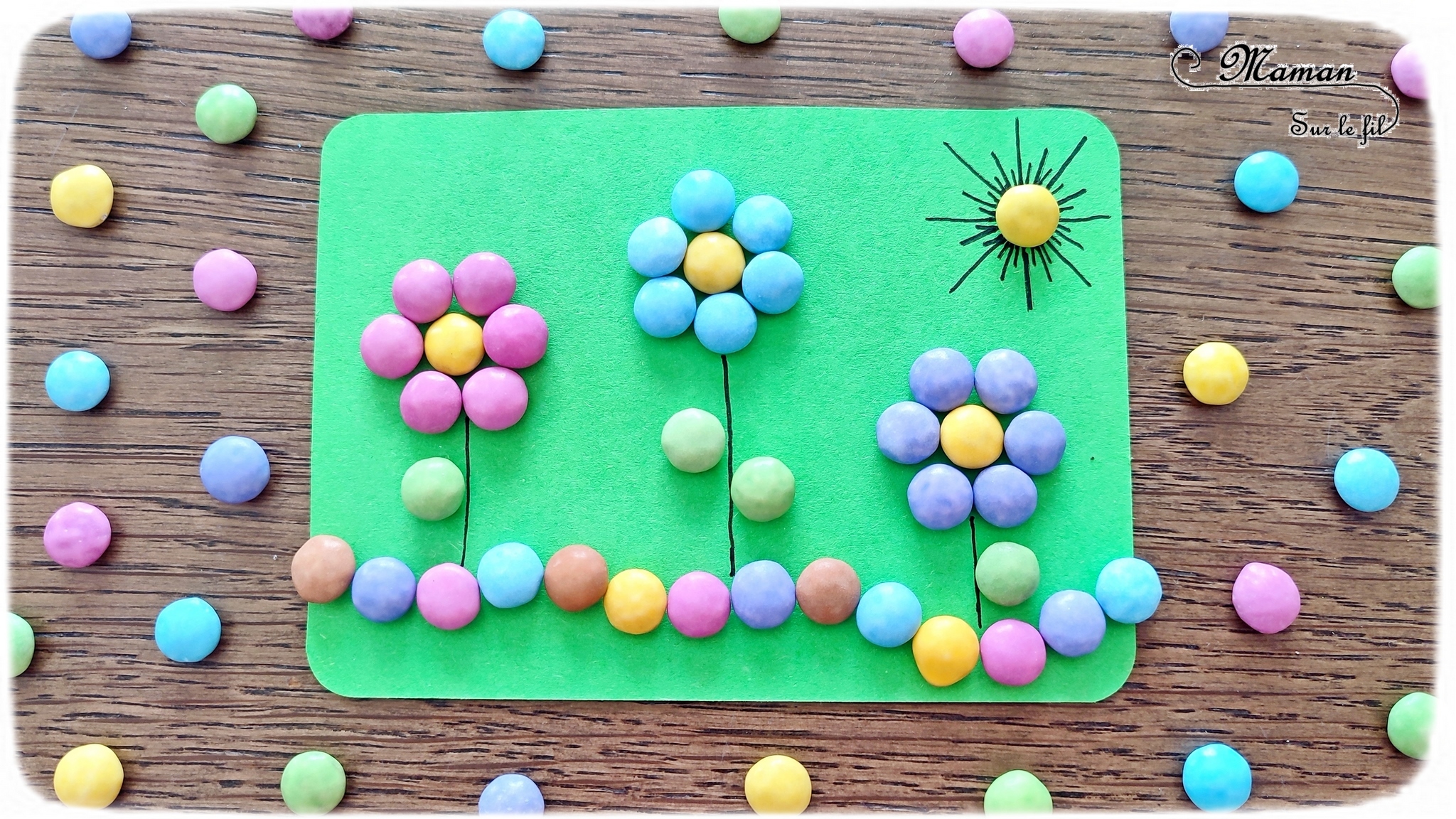 Petit tableau Fleurs avec des Smarties® {Activité} - Maman Sur Le Fil