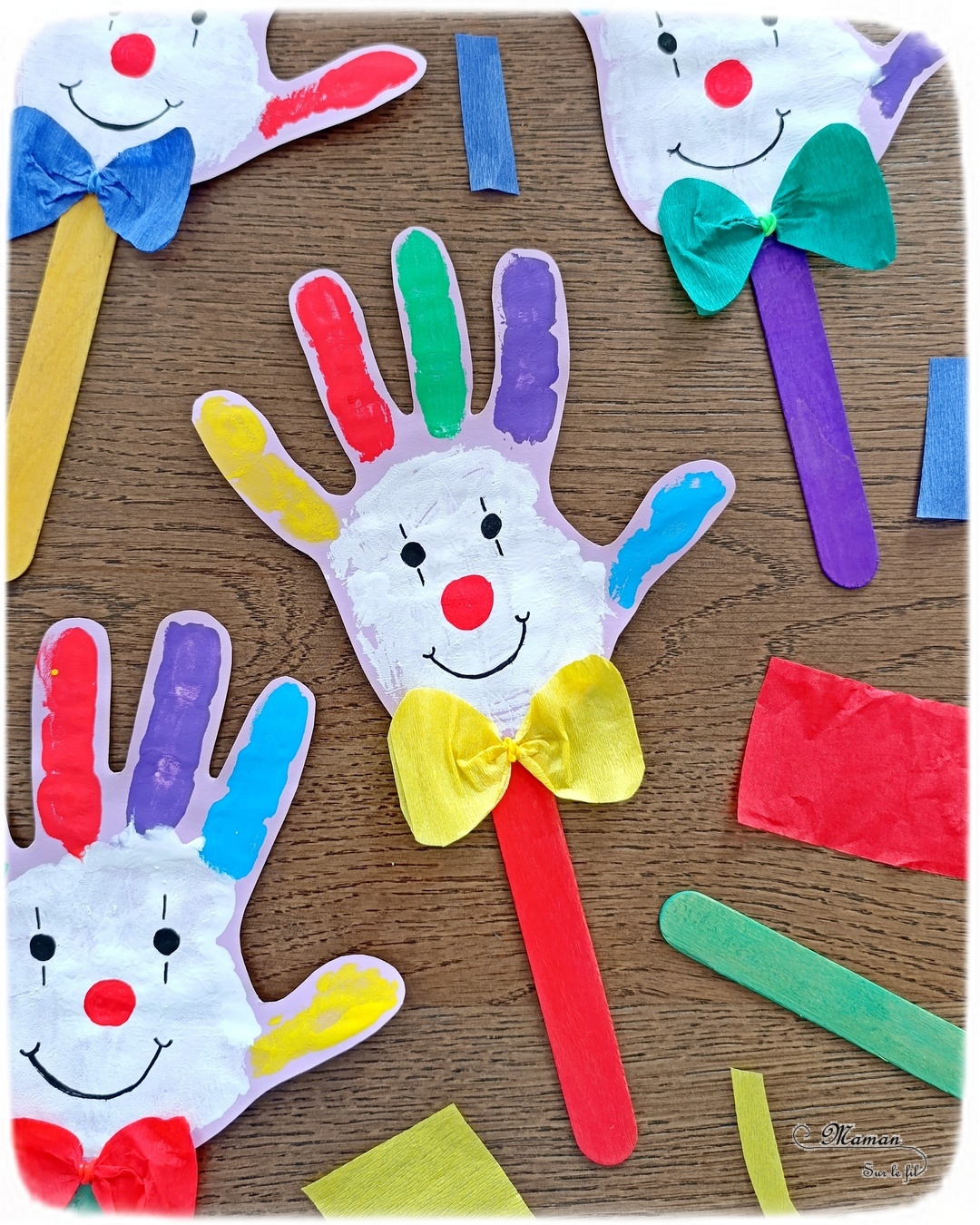 Clowns colorés avec des empreintes de main {Activité} - Maman Sur Le Fil
