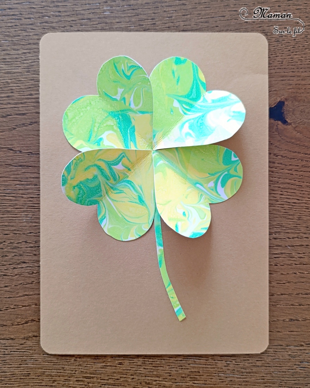 Trèfles de la Saint-Patrick à la mousse à raser {Activité} - Maman Sur ...