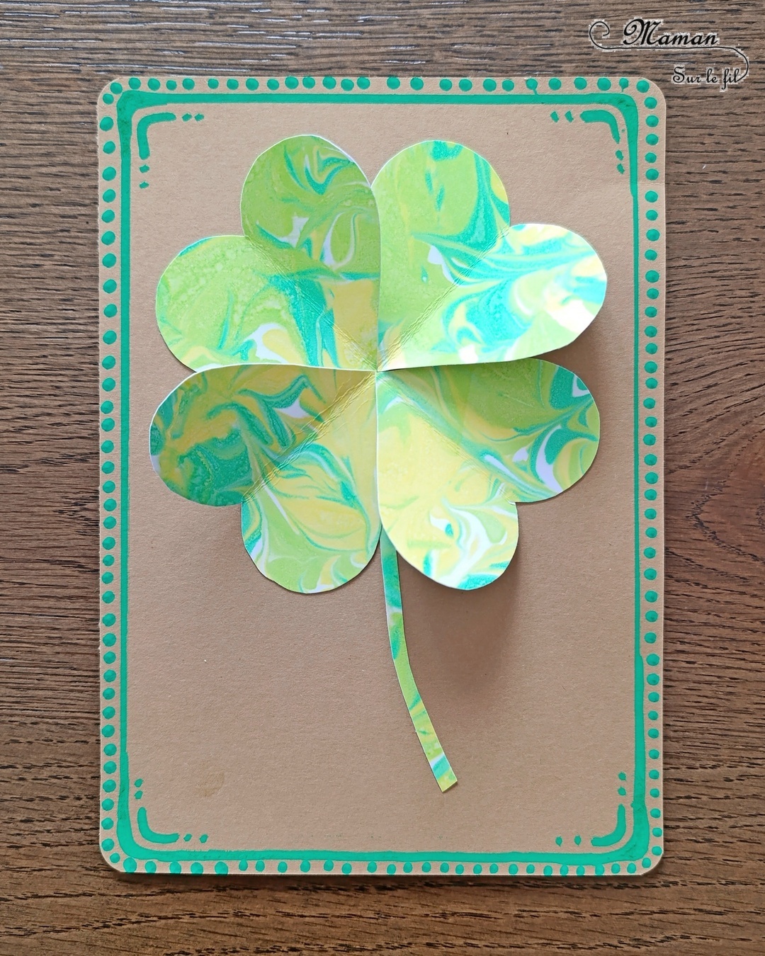 Trèfles de la Saint-Patrick à la mousse à raser {Activité} - Maman Sur ...