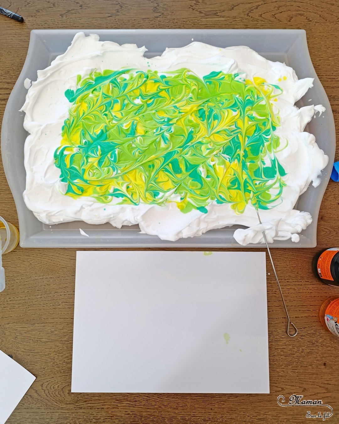 Trèfles de la Saint-Patrick à la mousse à raser {Activité} - Maman Sur ...