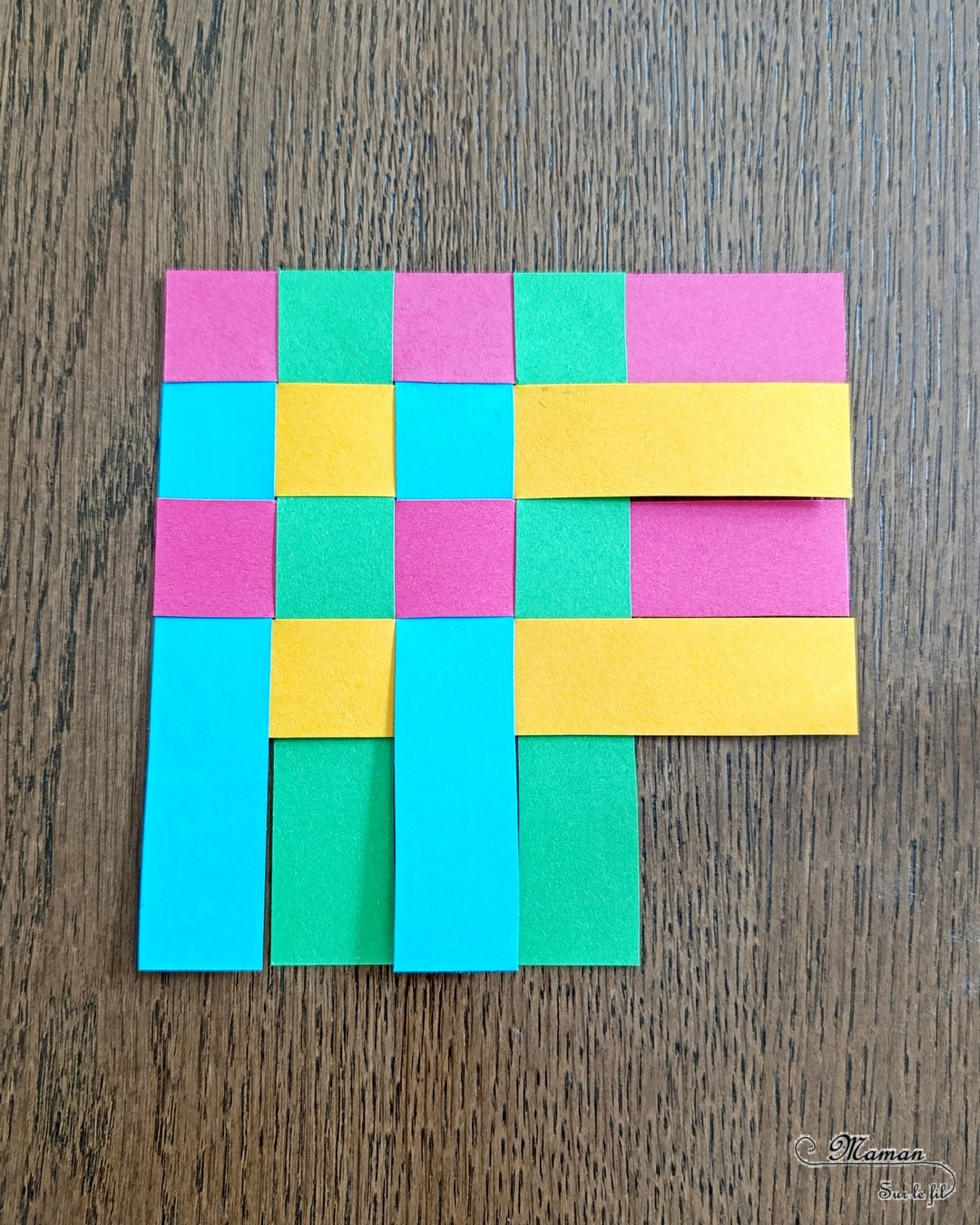 Poissons Damier en bandes de papier {Activité} - Maman Sur Le Fil